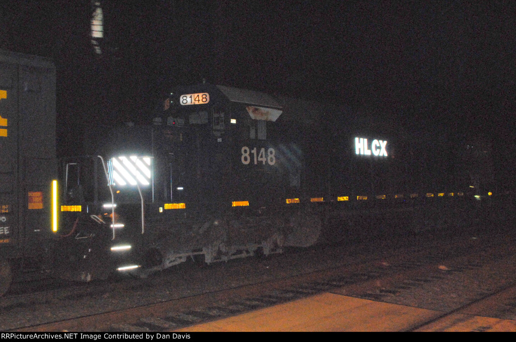 HLCX SD40-2 8148 on Q417-20
